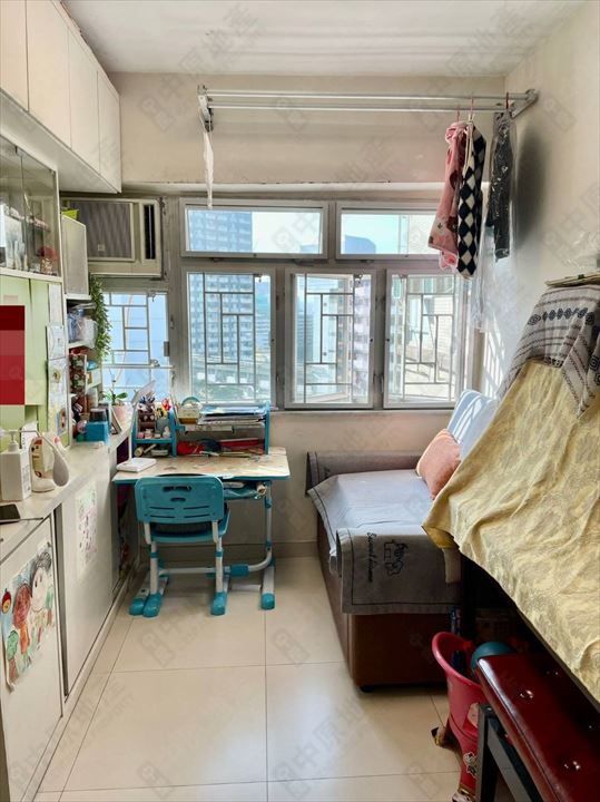Lai King｜Yuet Lai Court Lai Wan House (Block A) Middle Floor・FLAT 2 ...